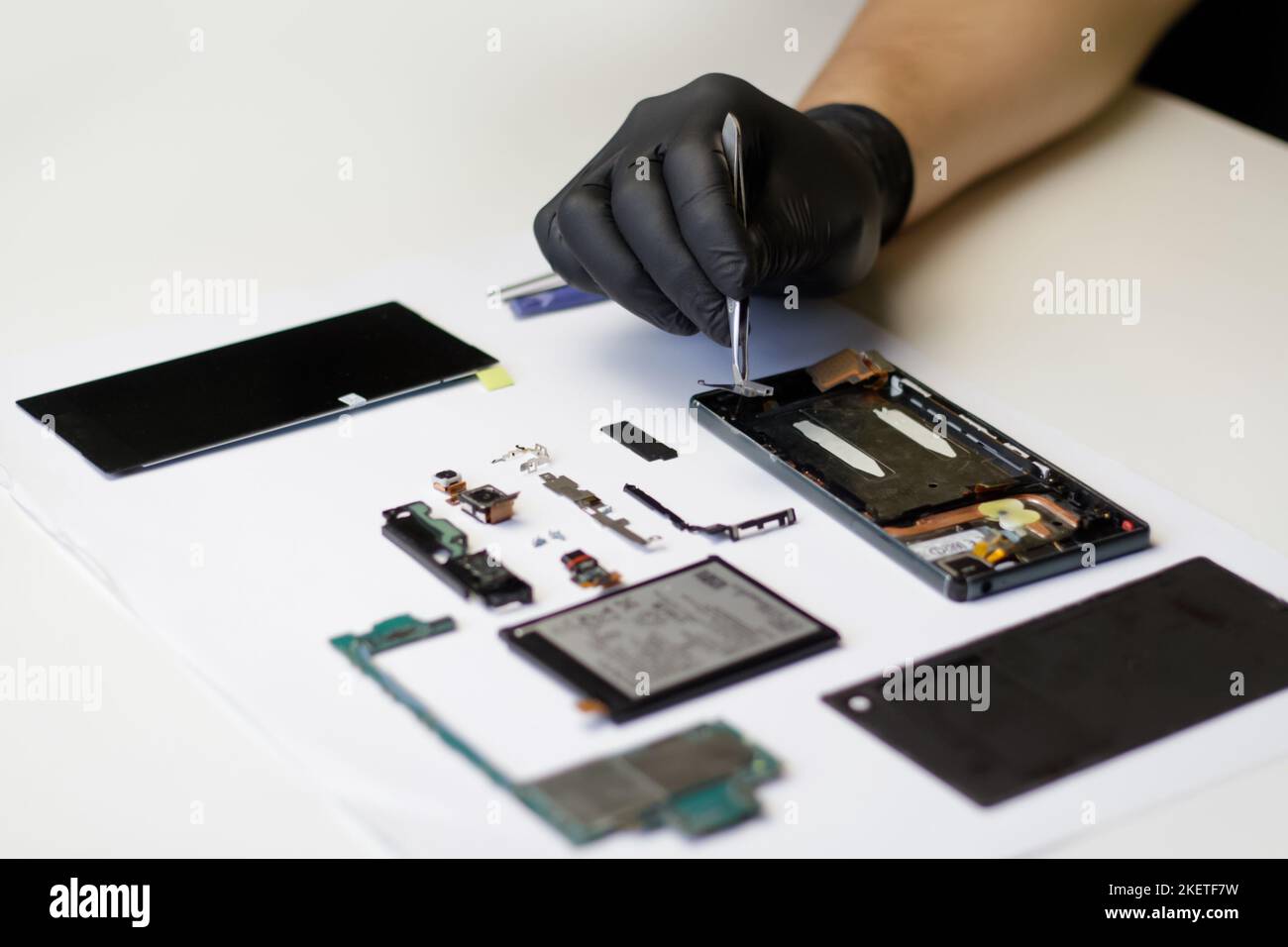 Mobile repairing in lab hi-res stock photography and images - Alamy