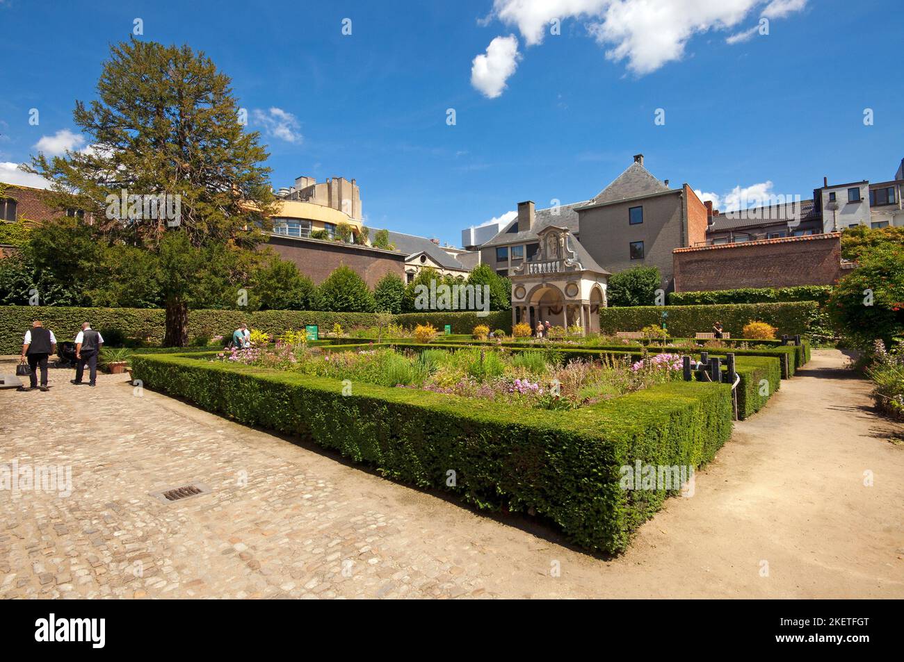 Gardens of Rubenshuis, Rubens House-Museum, Antwerp (Flanders), Belgium ...