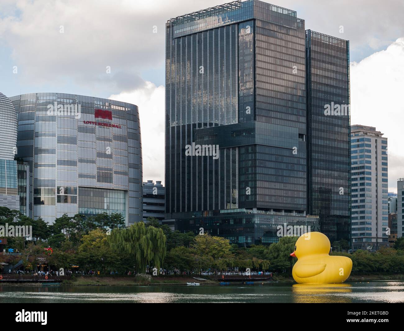Seoul, South Korea - Oct.07.2022: The rubber duck project in Seoul ...