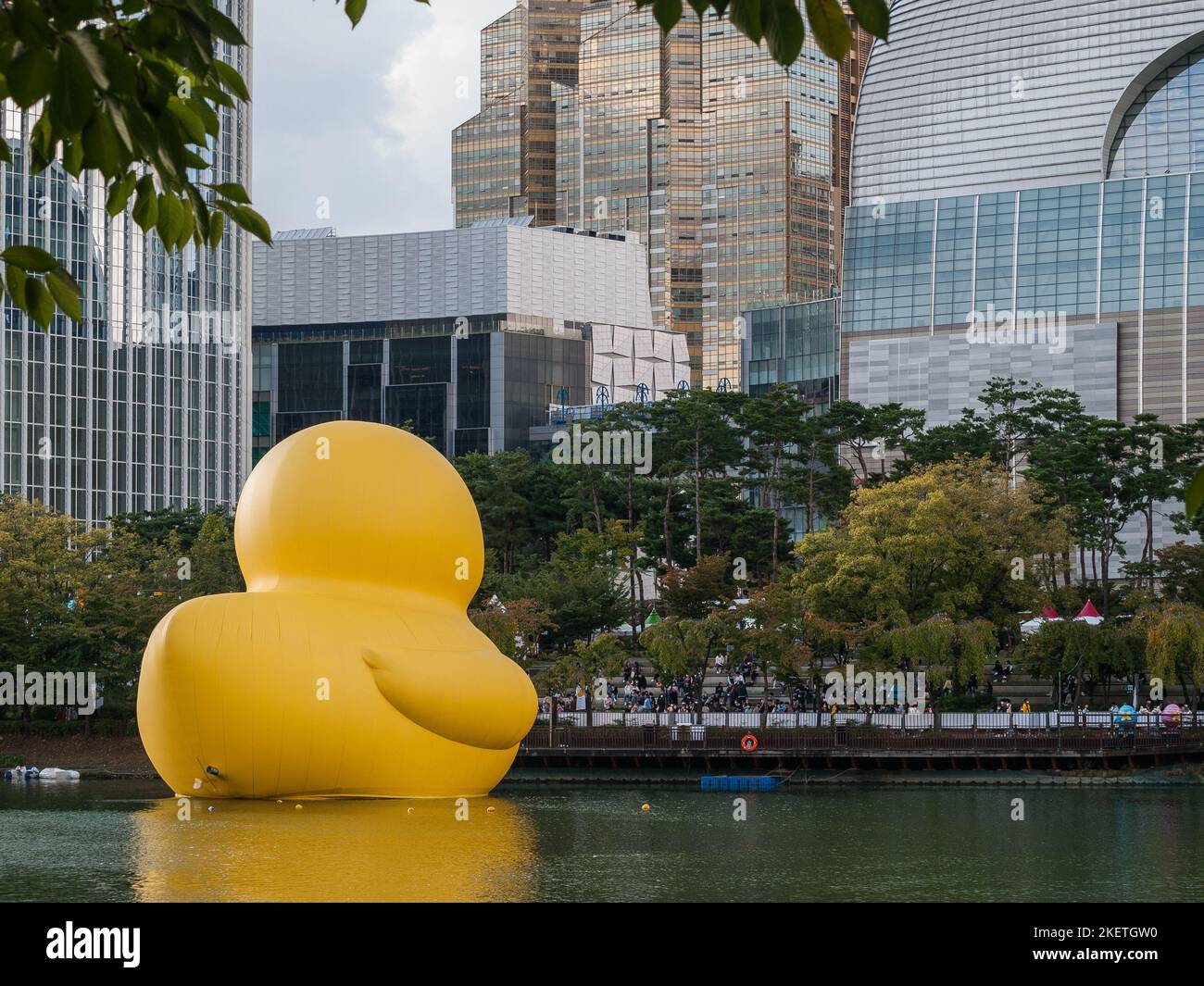 Seoul, South Korea - Oct.07.2022: The rubber duck project in Seoul ...