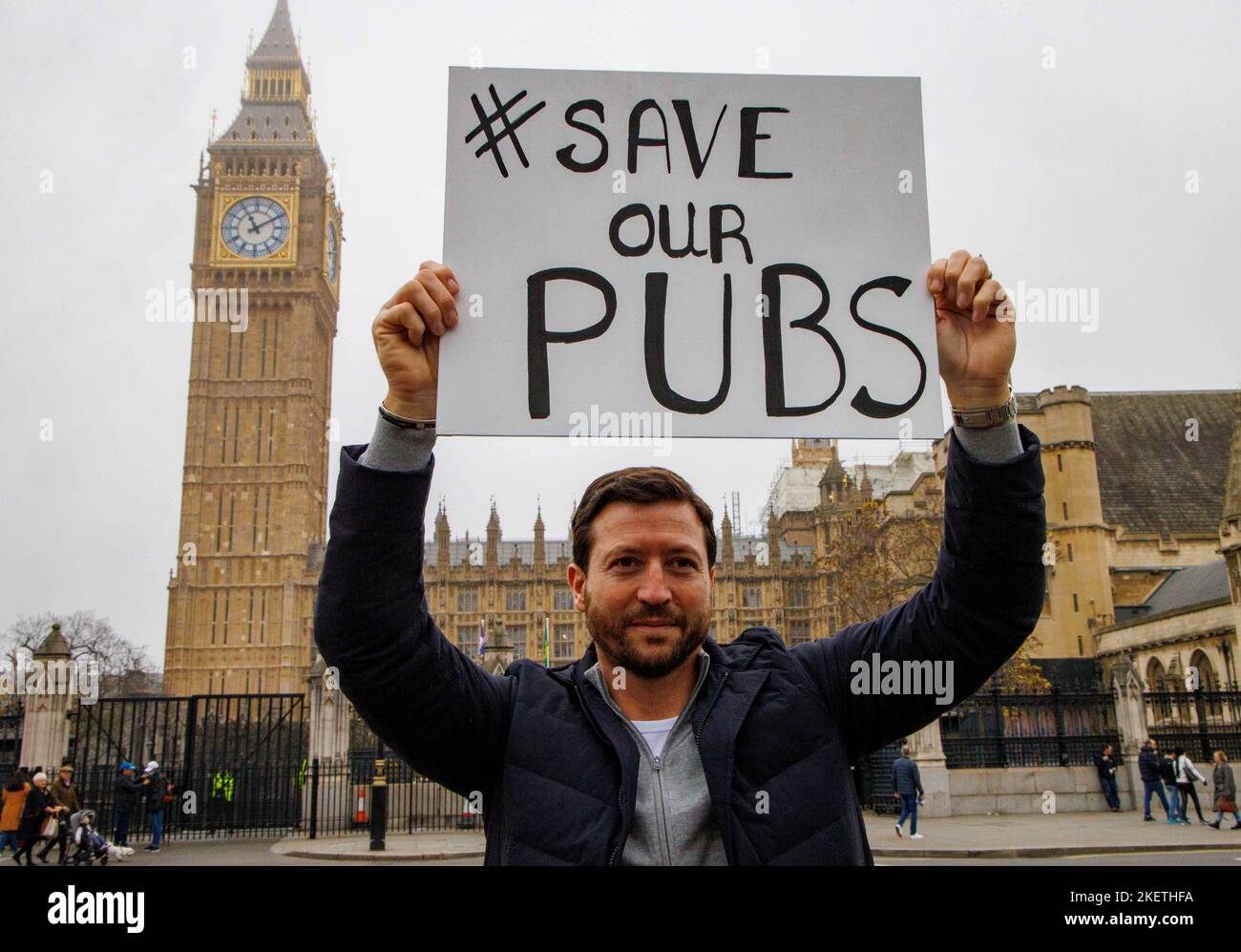 London, UK. 14th Nov, 2022. Hospitality workers demonstrate in ...