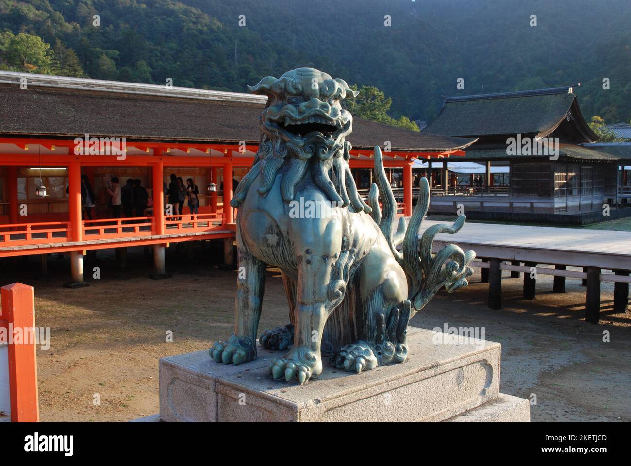 A chinese guardian lion in Itsukushima temple Stock Photo - Alamy