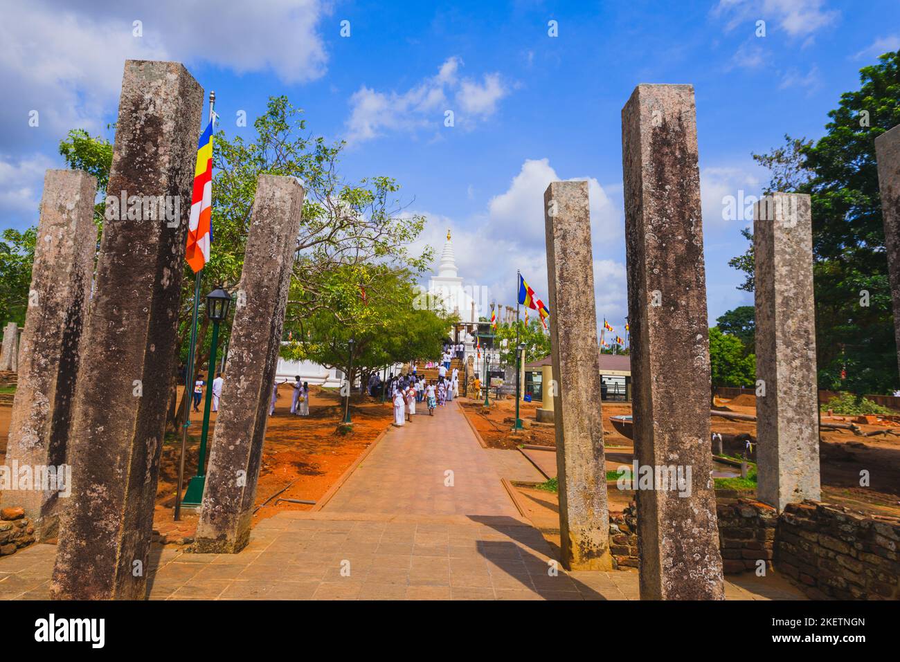 Thuparamaya, first Buddhist temple in Sri Lanka Stock Photo - Alamy