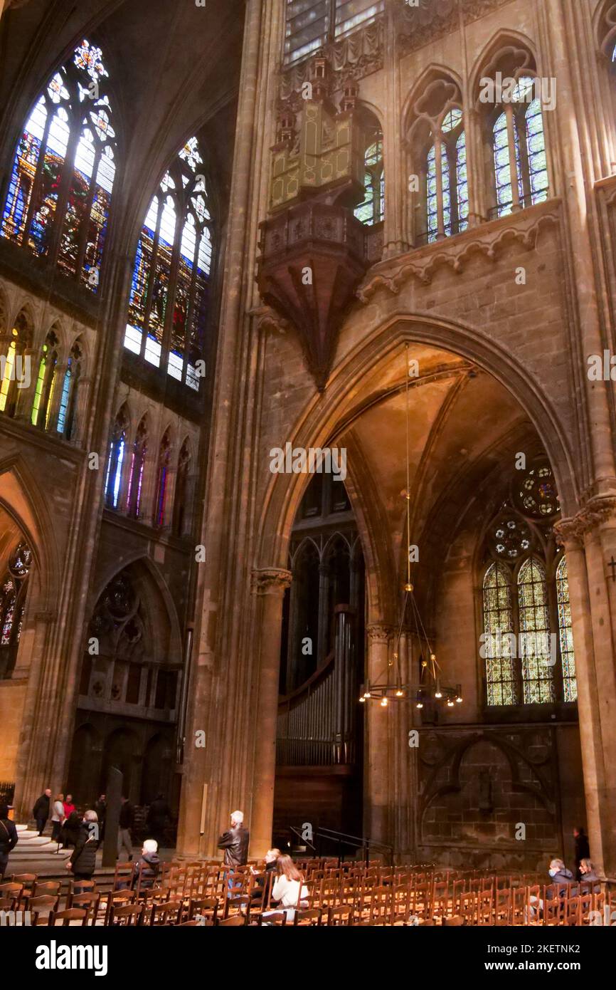 Interior view cathedral metz hi-res stock photography and images - Alamy