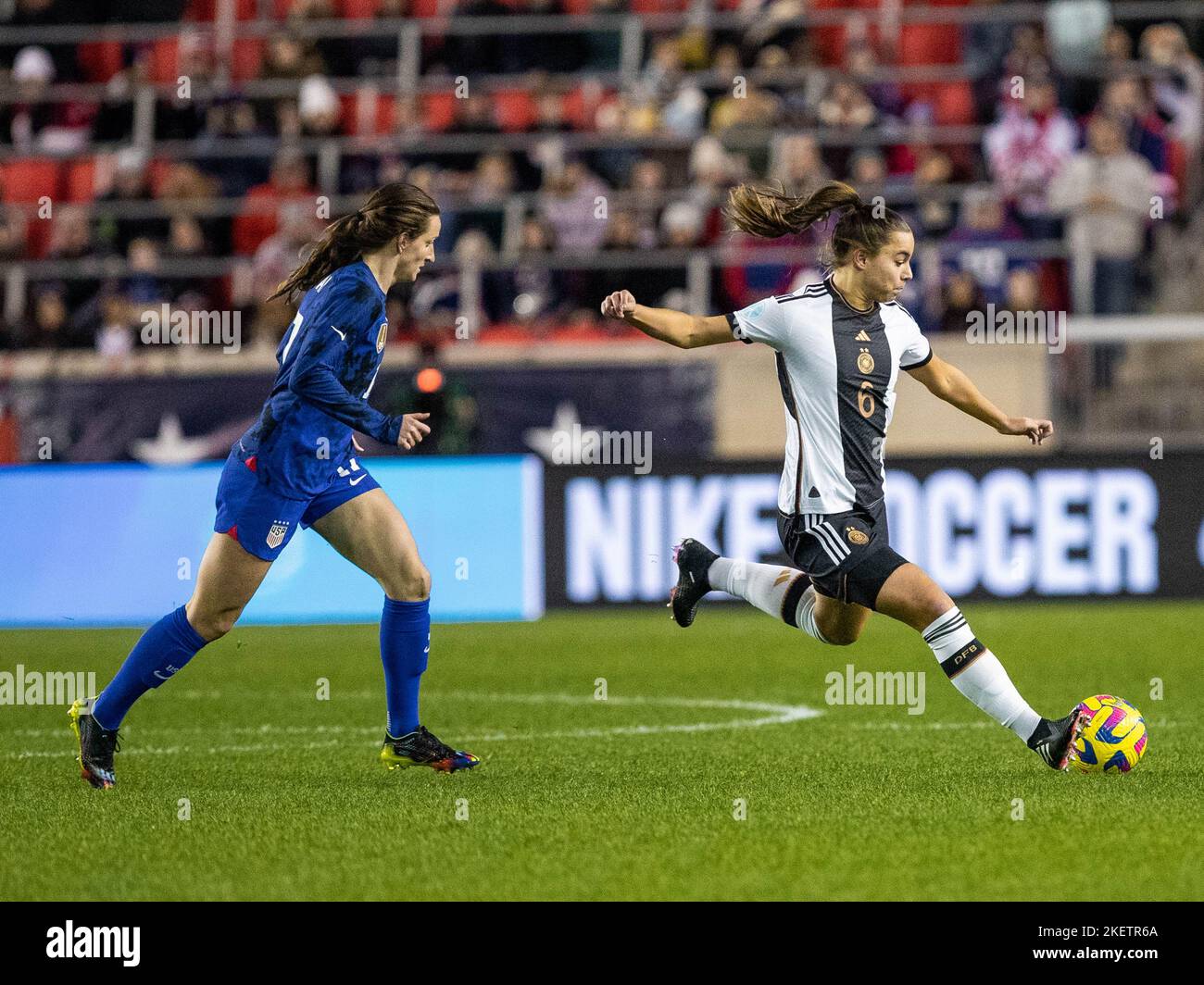 New Jersey, USA, November 13th 2022: Lena Oberdorf (6 GER) crossing a ...