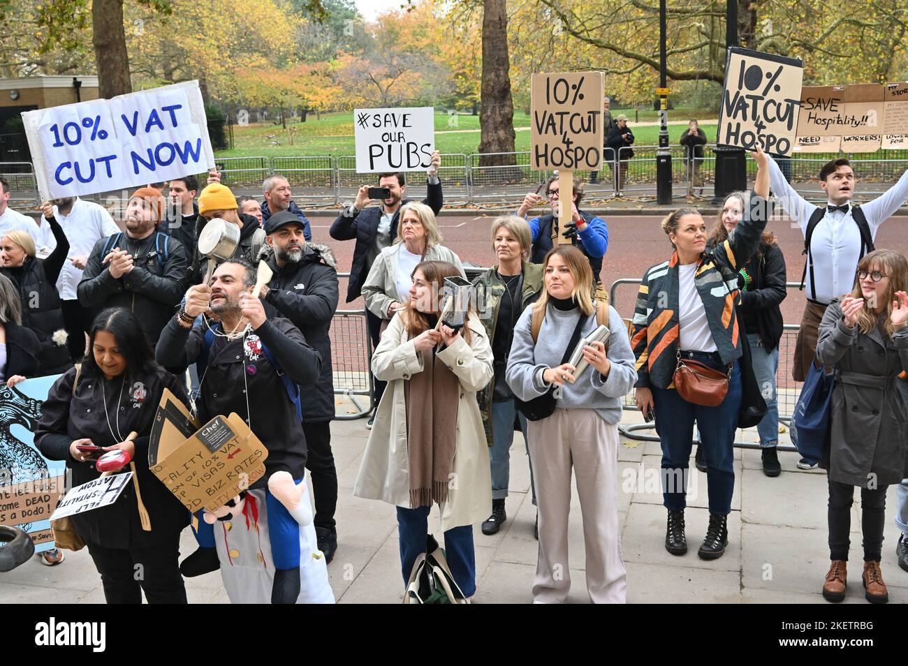 HM treasury, London, England, UK. 22th November 2022. The demonstration ...