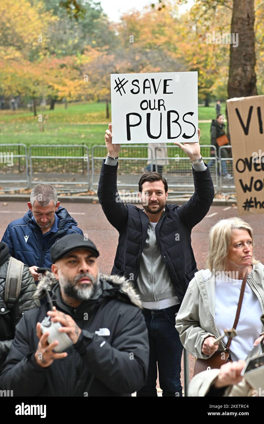 HM treasury, London, England, UK. 22th November 2022. The demonstration ...
