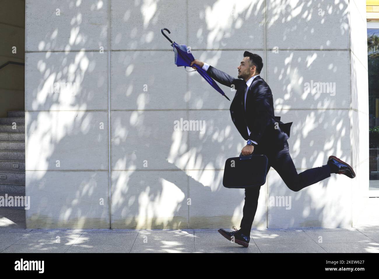 Running to catch bus hi-res stock photography and images - Alamy
