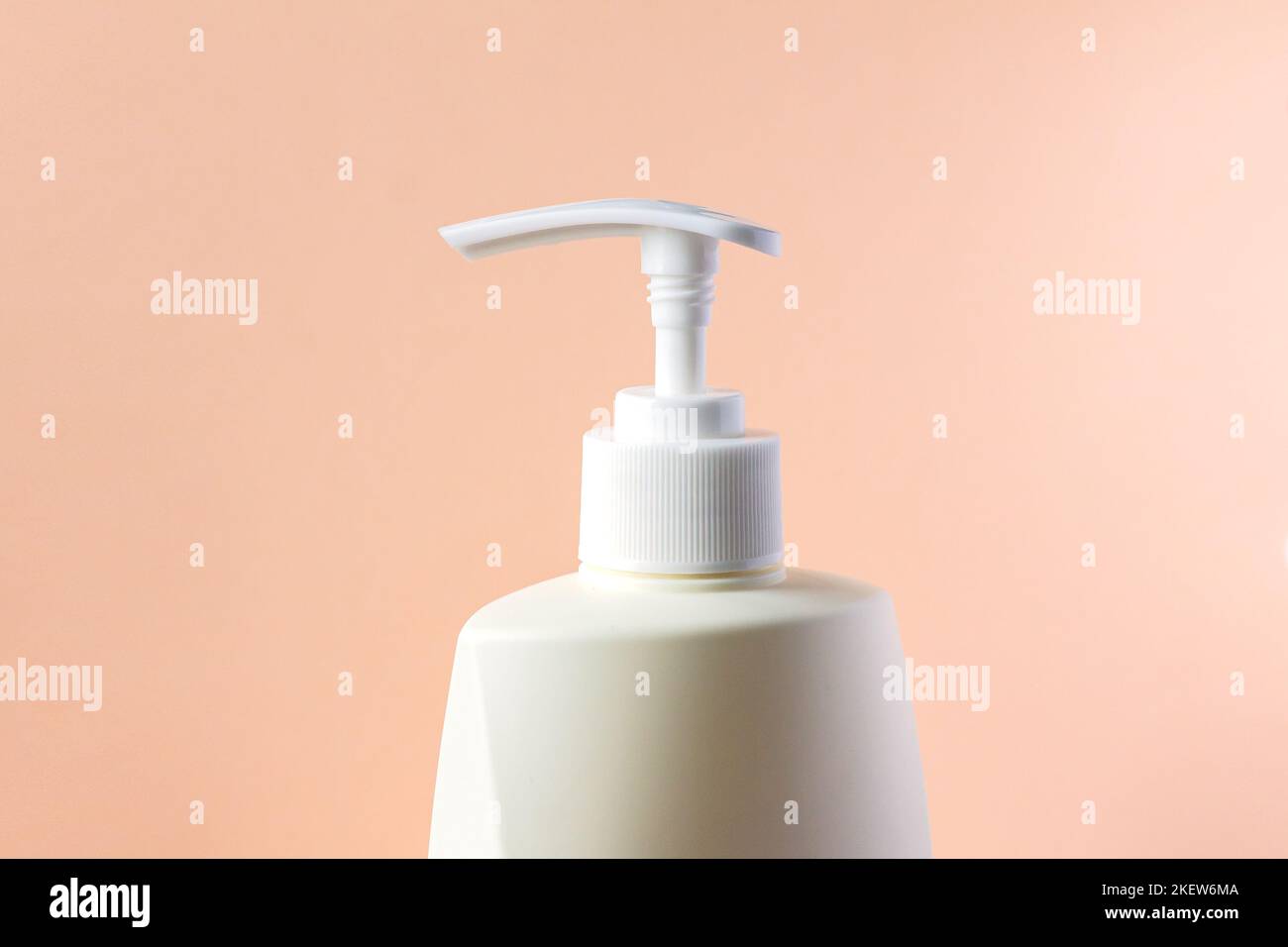 Plastic dispensers hi-res stock photography and images - Alamy