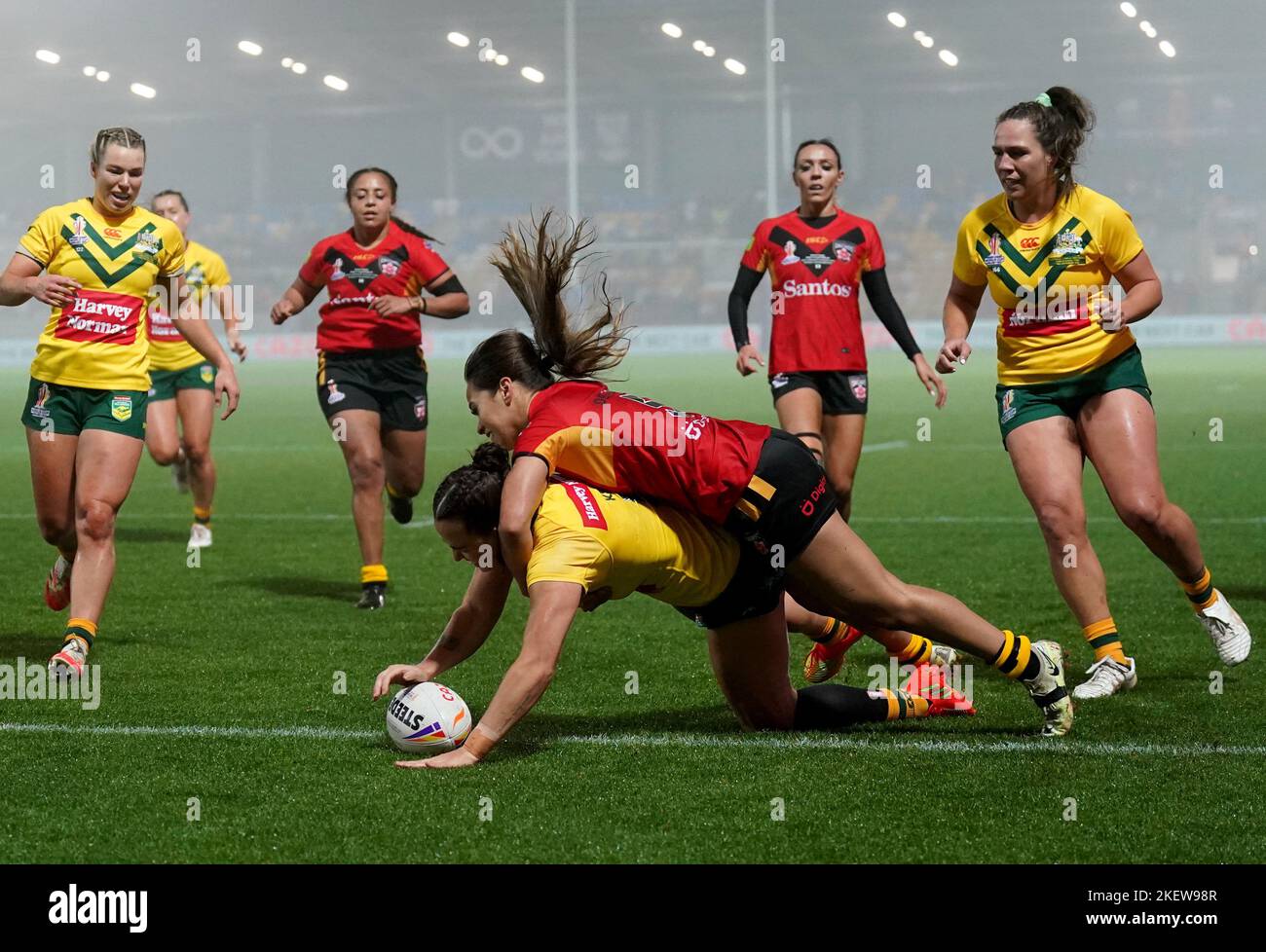 Australia's Isabelle Kelly scores the second try during the Women's ...