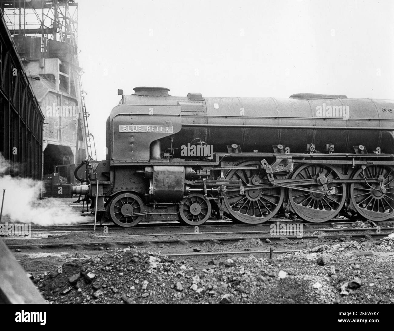 A2 Class 60532 ‘Blue Peter’ at Nine Elms before LCGB A2 Commemorative ...