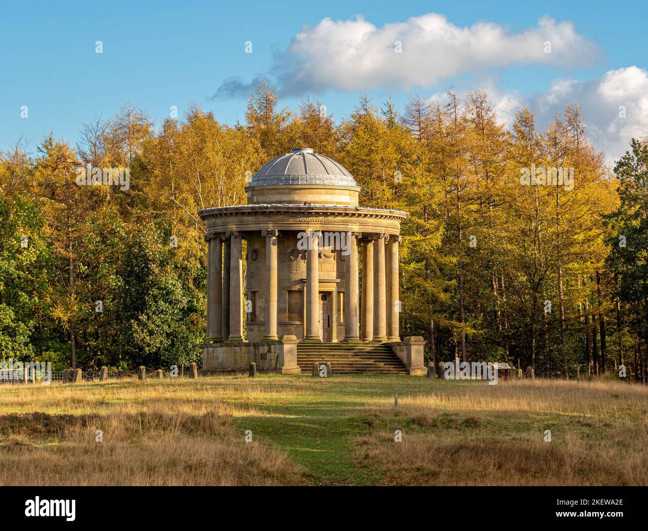 Garden folly hi-res stock photography and images - Alamy