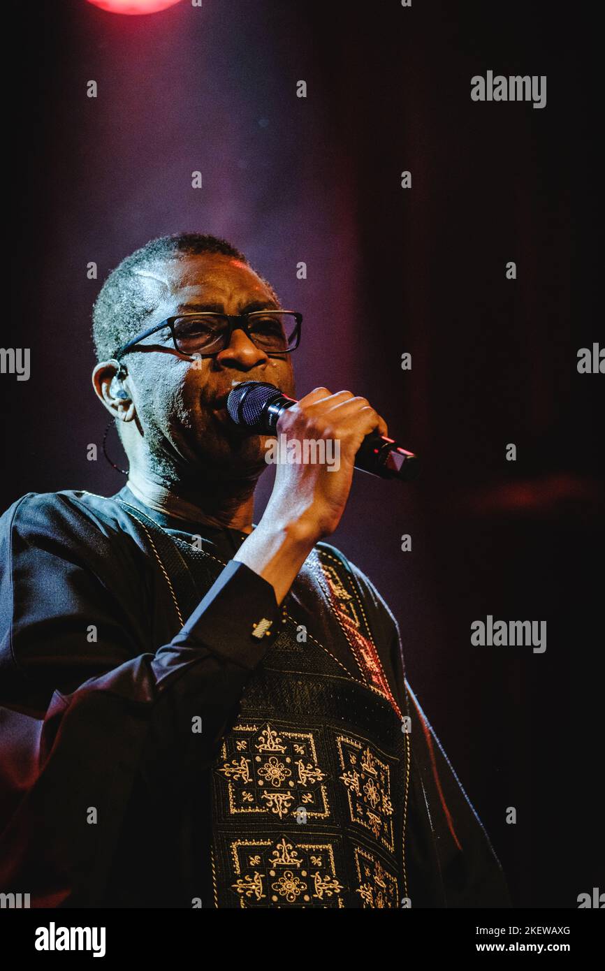 Senegalese singer hi-res stock photography and images - Alamy