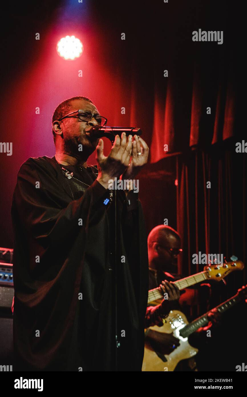 Senegalese singer hi-res stock photography and images - Alamy