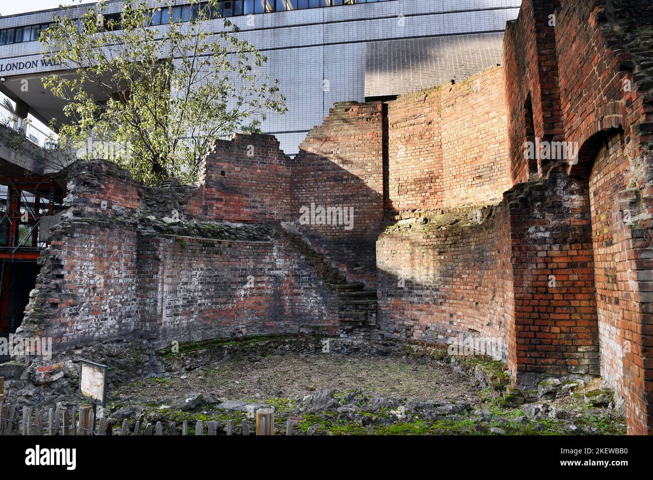 Ruins of the old Roman Walls built to protect Londinium - London ...