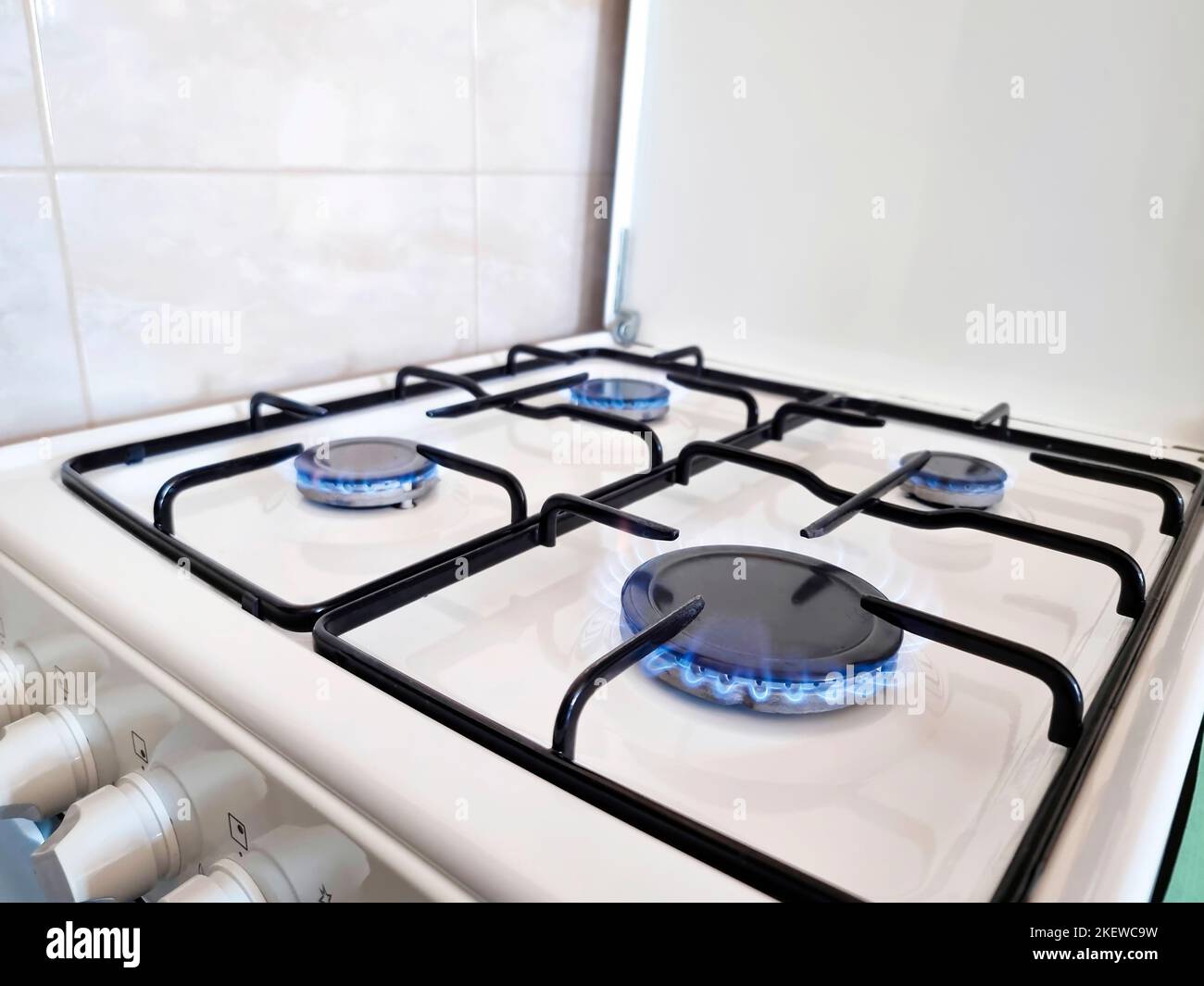 Energy efficiency concept with gas cooker – the cost of natural gas is ...