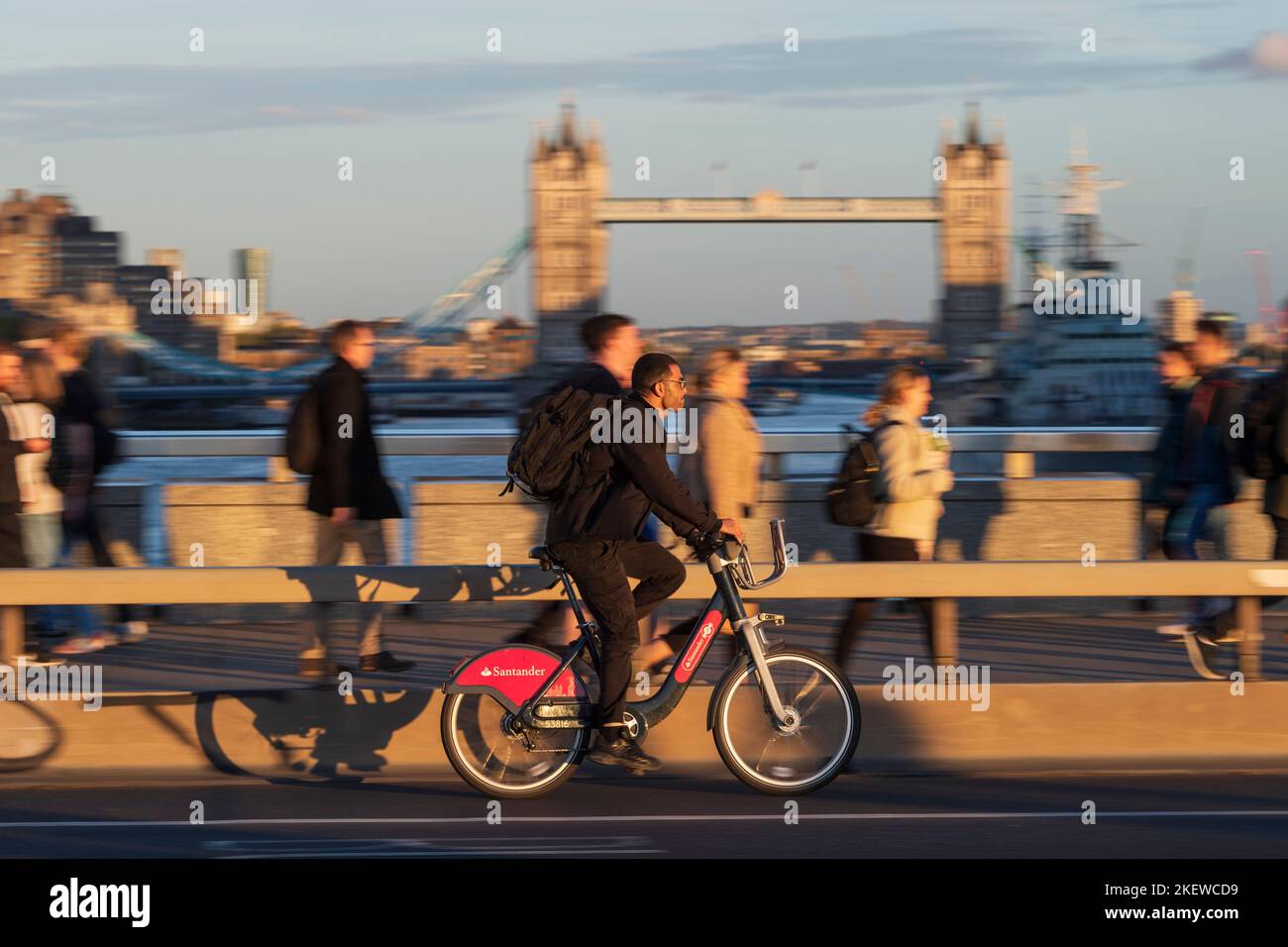 Boris bike bridge hi-res stock photography and images - Alamy