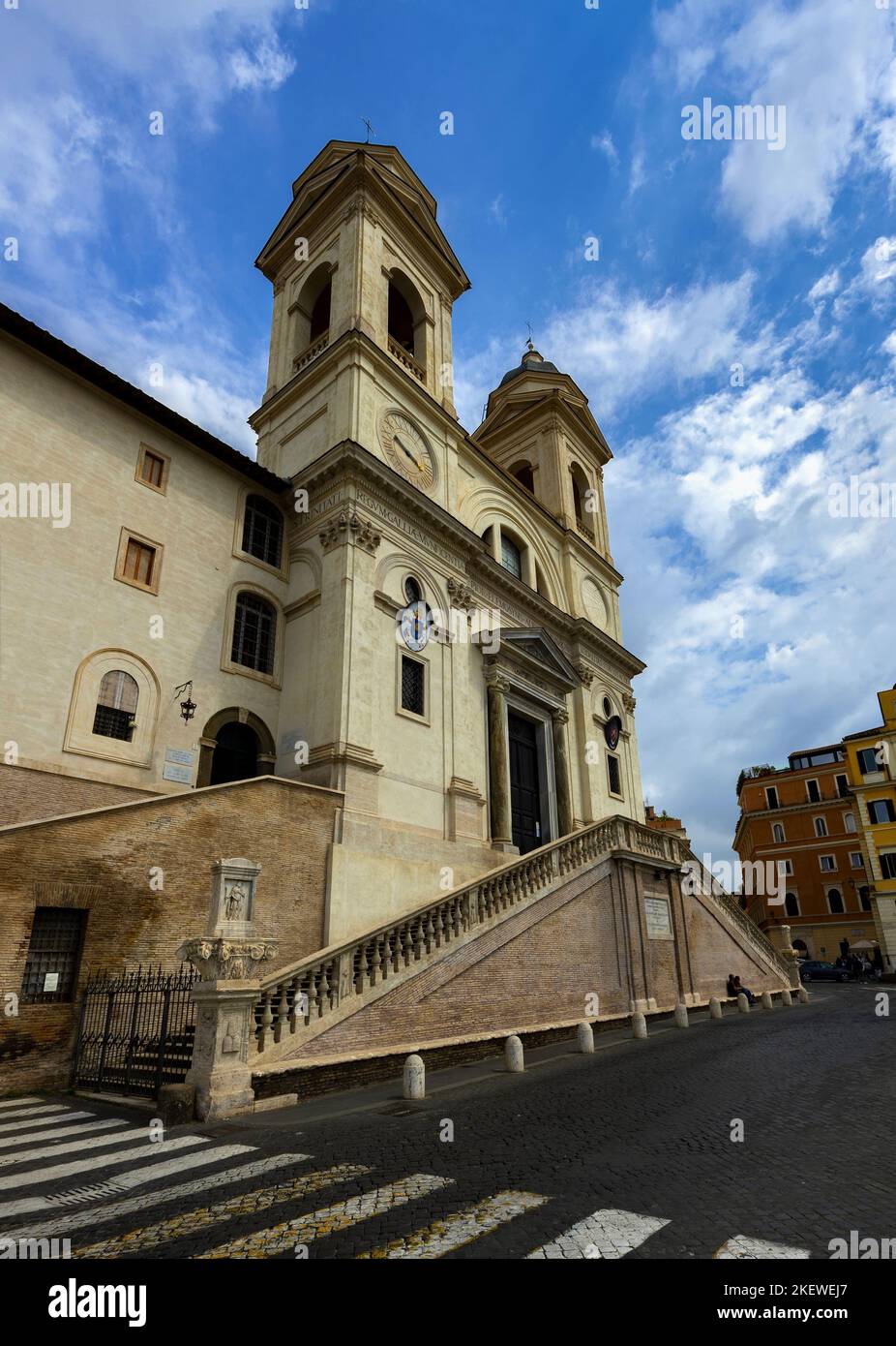 Church of the Santissima Trinita dei Monti in Rome Stock Photo - Alamy