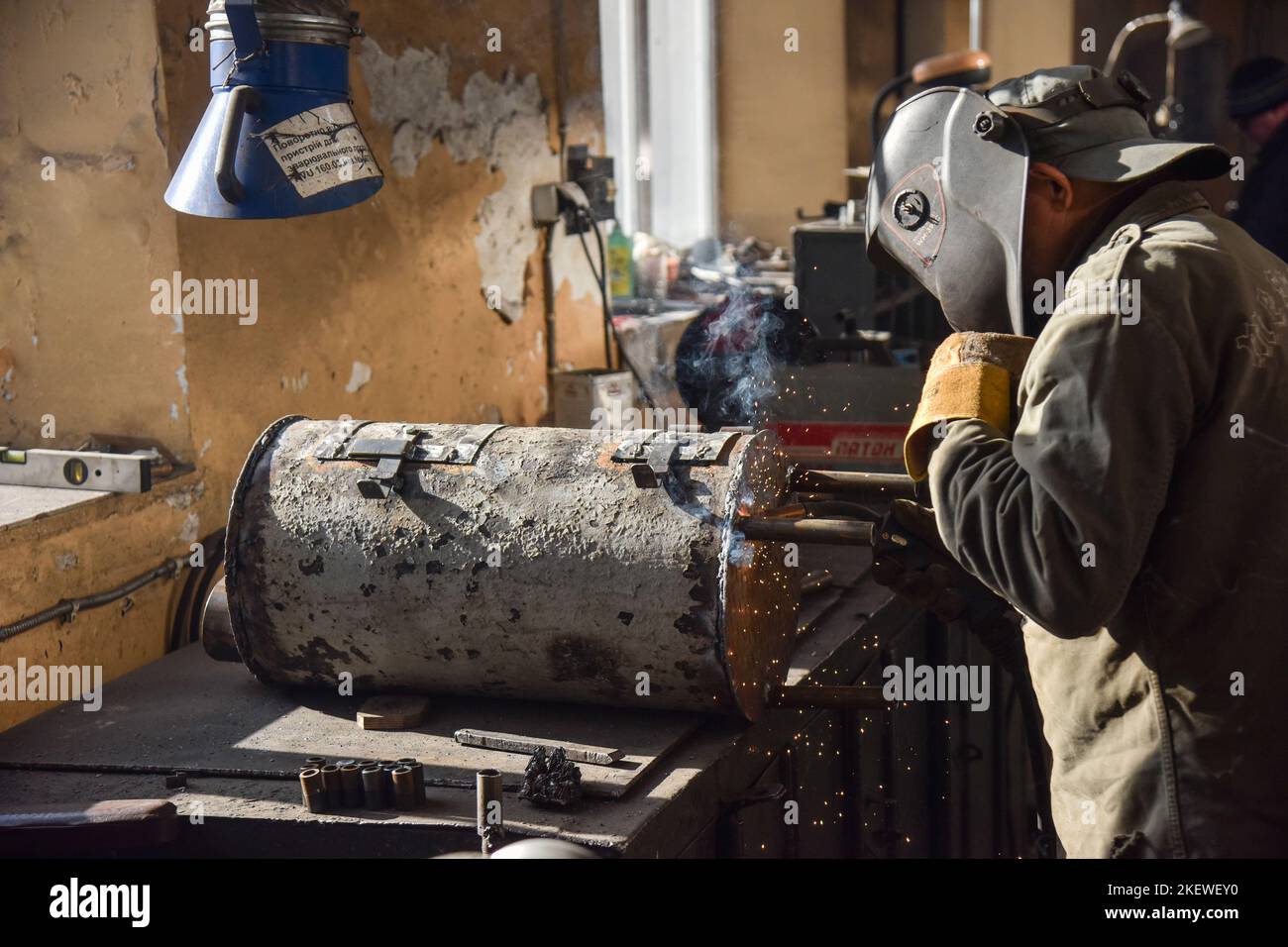 Lviv, Ukraine. 08th Nov, 2022. A worker of one of the Lviv utility ...