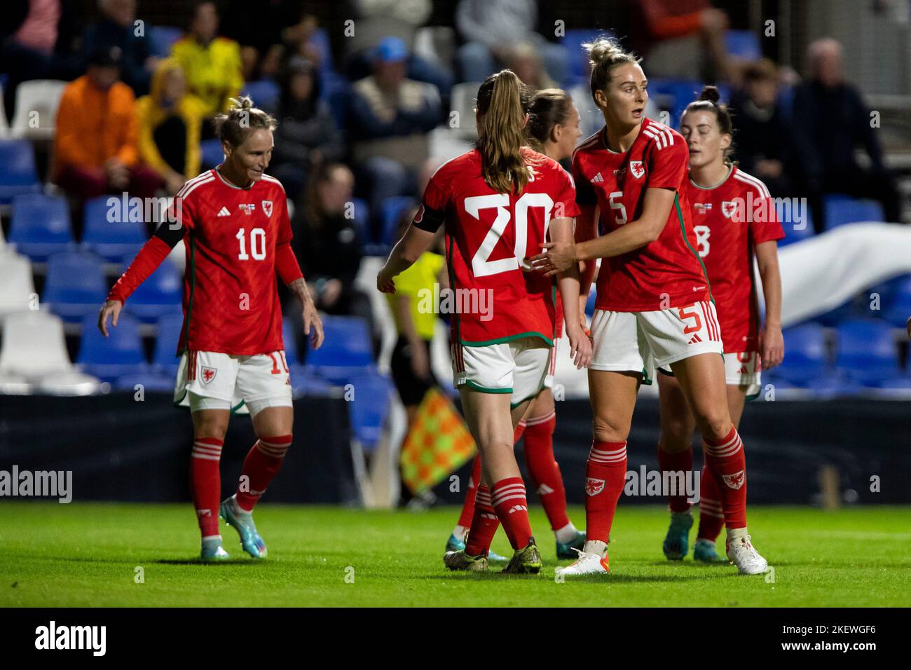 Goal celebration spain hi-res stock photography and images - Alamy