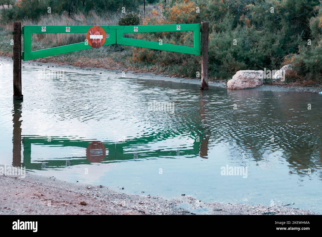 Steel flood gate hi-res stock photography and images - Alamy