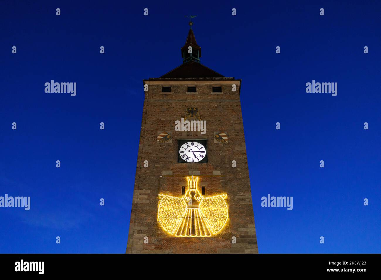 Nuremberg, Germany. 14th Nov, 2022. An angel motif shines at dusk on ...