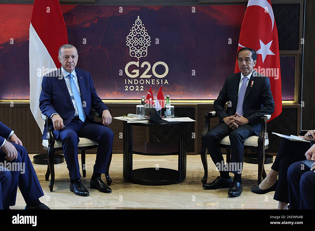 Bali, Indonesia. 14th Nov, 2022. Turkey's President Recep Tayyip Erdogan (L) meeting with ...