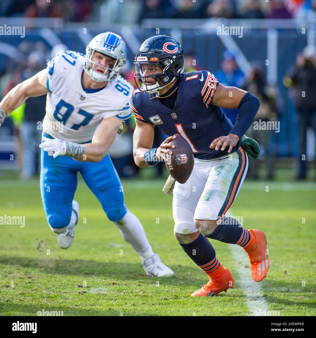 Aidan hutchinson lions hi-res stock photography and images - Alamy
