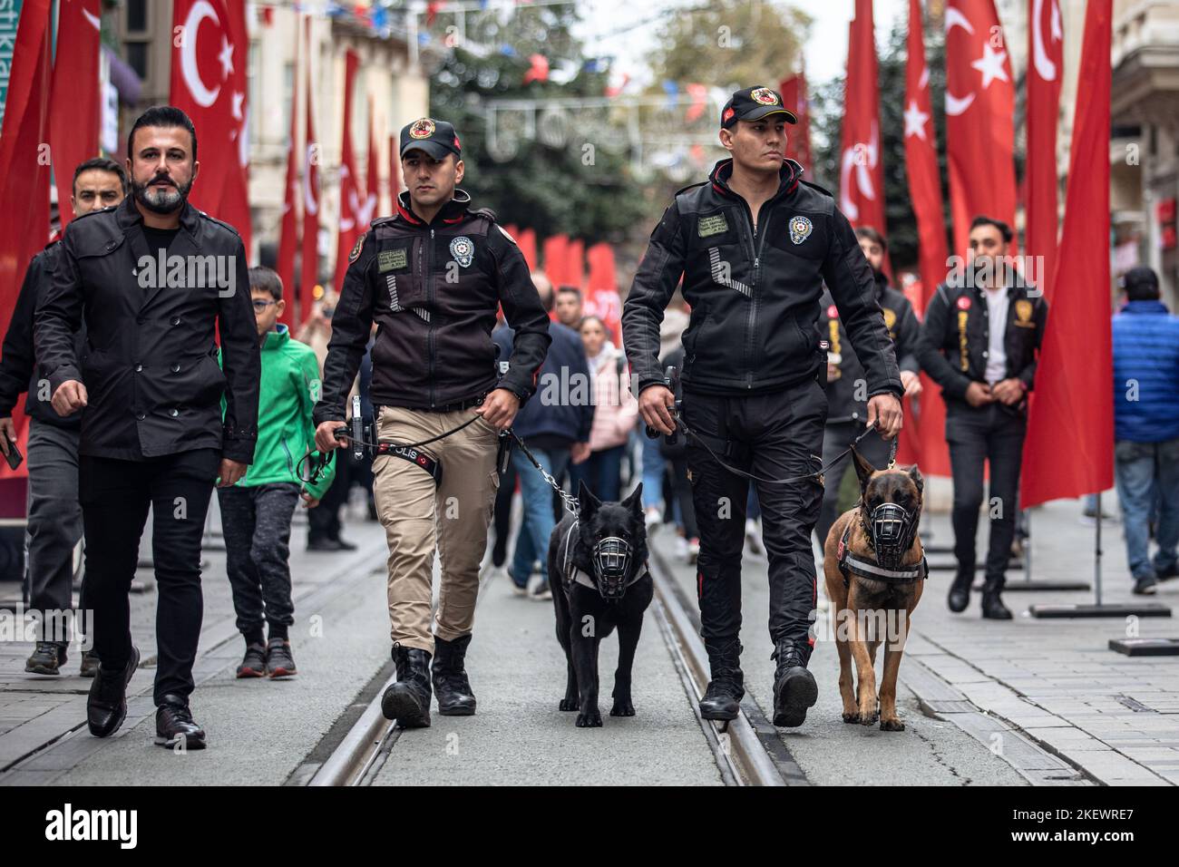 Istanbul, Turkey. 14th Nov, 2022. Police with dogs seen walking between ...