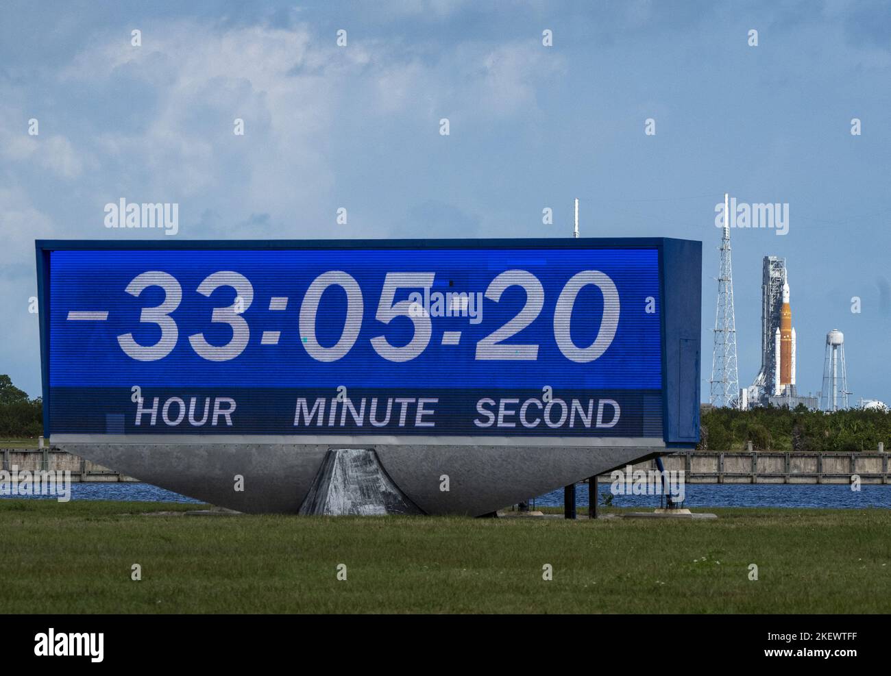Launch countdown clock hi-res stock photography and images - Alamy