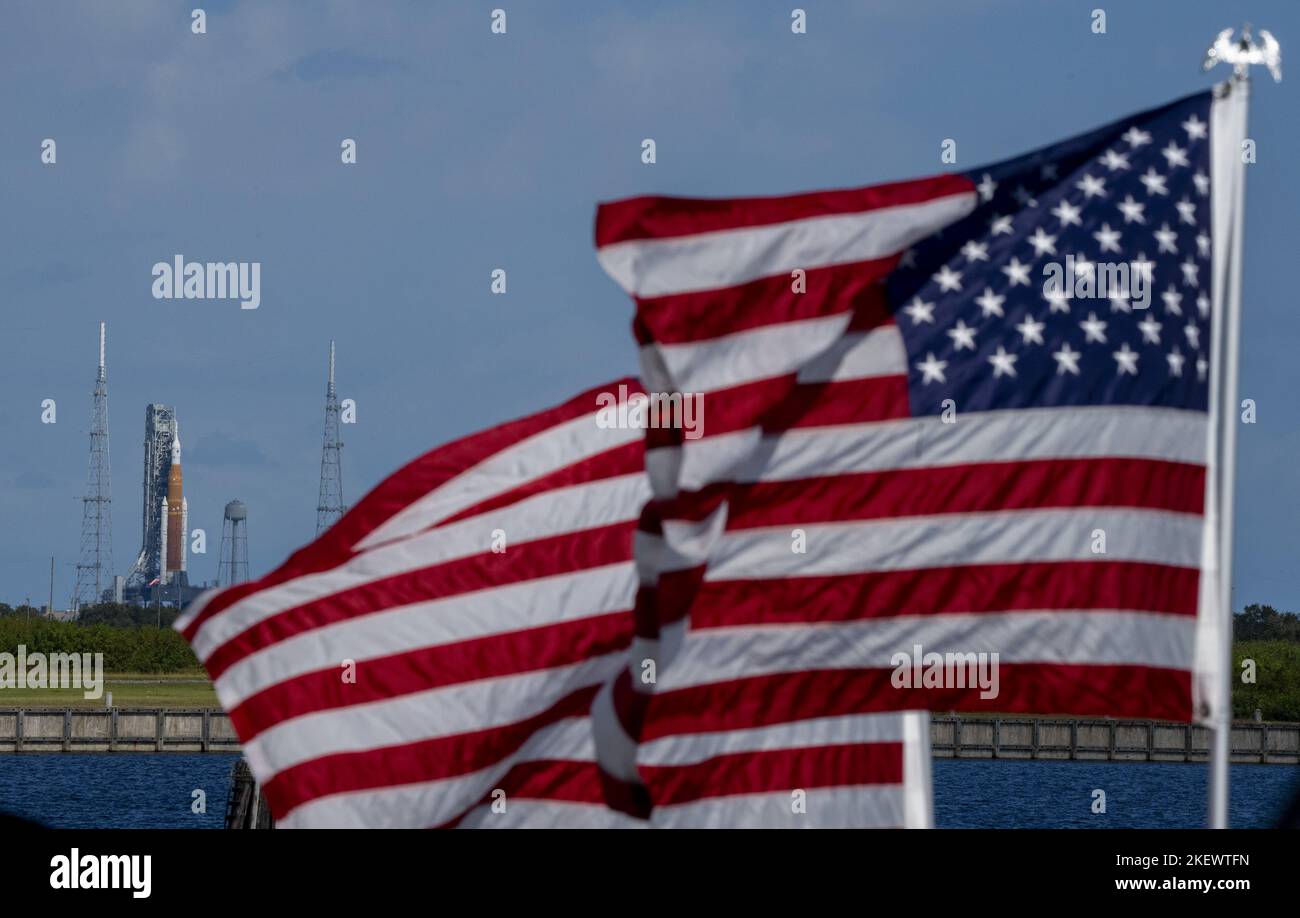 Kennedy Space Center, United States. 14th Nov, 2022. American flags ...