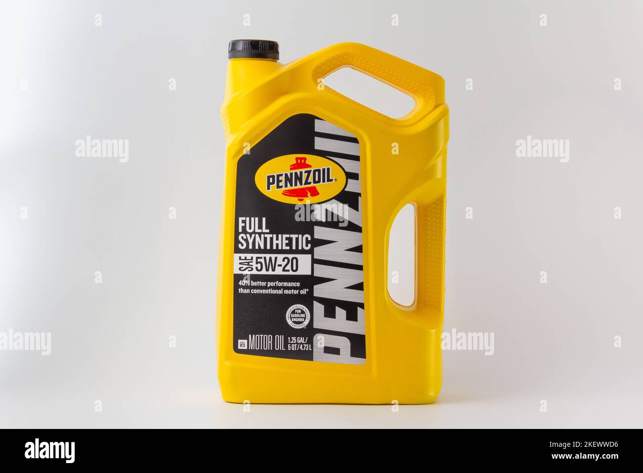 STILLWATER, MN, USA - OCTOBER 27, 2022: Pennzoil Synthetic Motor Oil ...