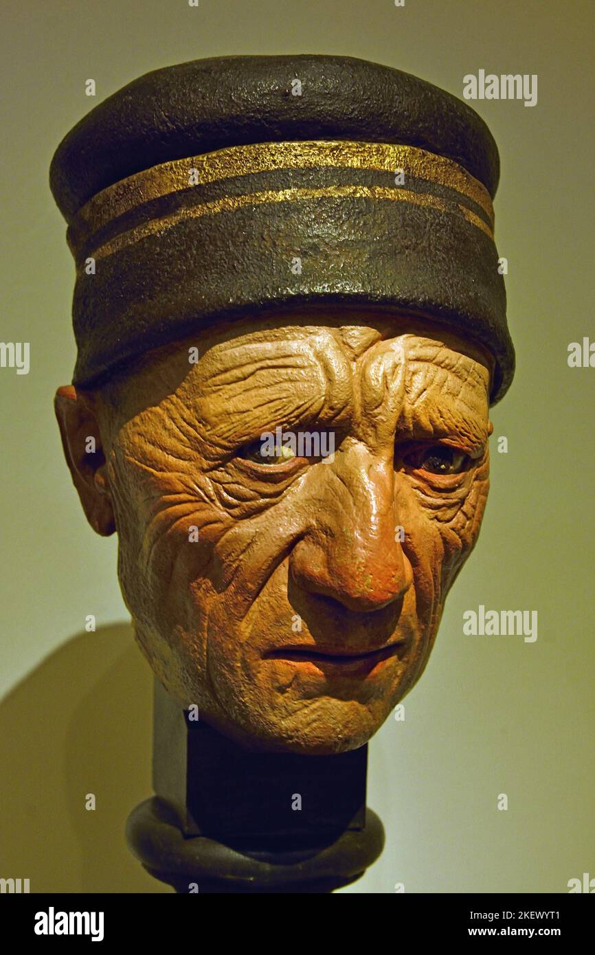 Head of Old Man, polychrome earthenware, height cm 26, by Guido Mazzoni ...