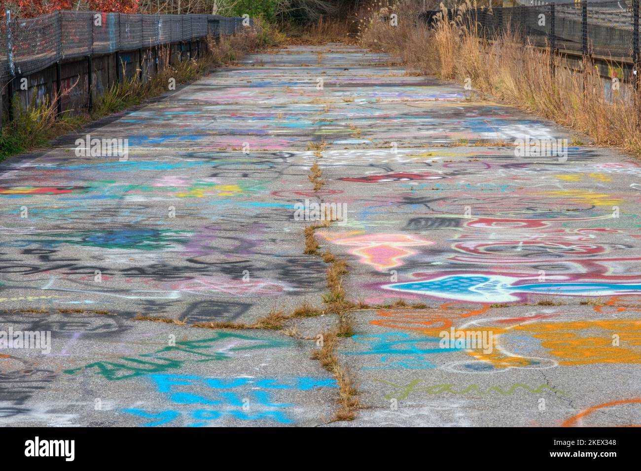 Graffiti decorates hi-res stock photography and images - Alamy