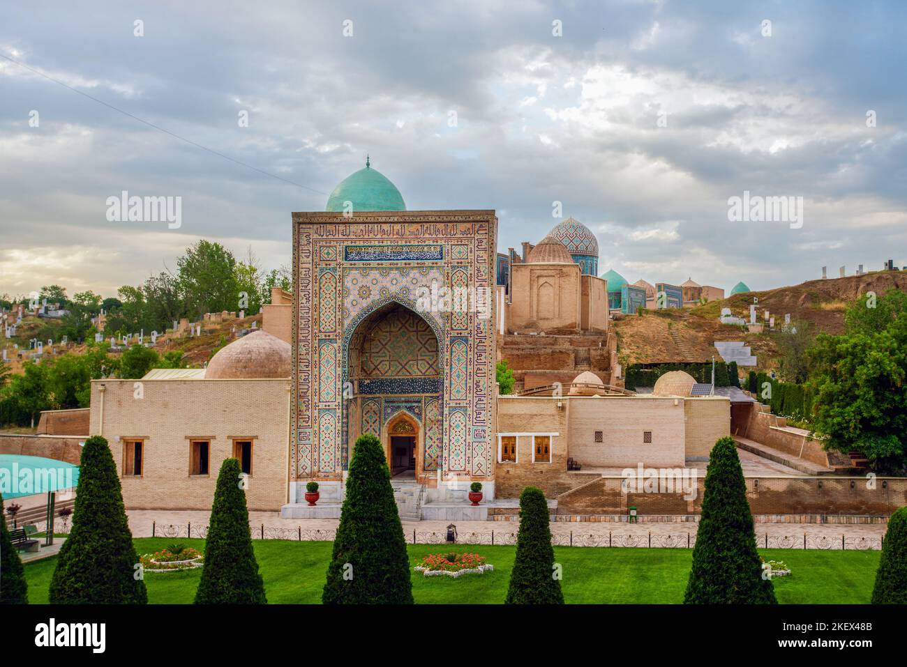 Fantastic architectural memorial complex Shakhi-Zinda - a Muslim ...