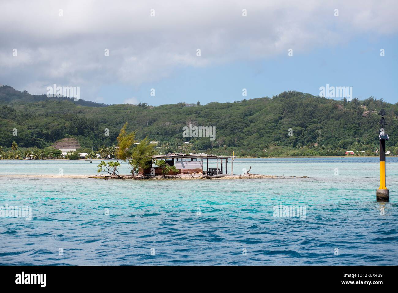 Coral islet, Bora Bora Stock Photo - Alamy
