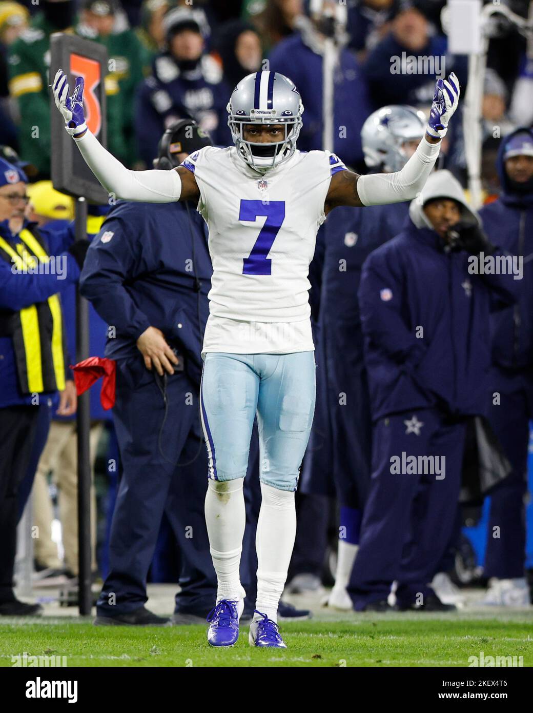 November 13, 2022: Dallas Cowboys cornerback Trevon Diggs (7) during ...