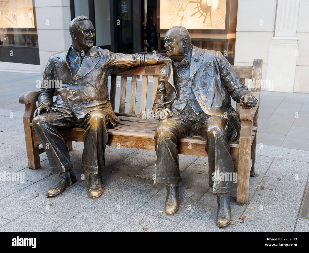 Churchill roosevelt statue bond street hi-res stock photography and ...