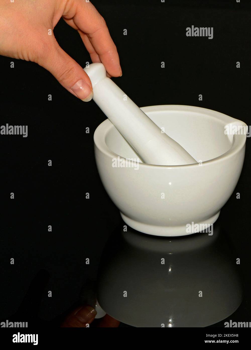 Delikate female hand hi-res stock photography and images - Alamy