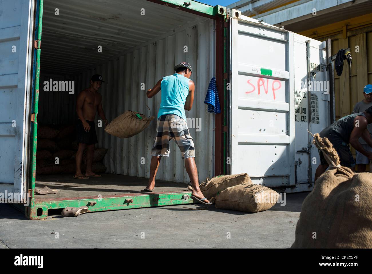 Copra hi-res stock photography and images - Alamy