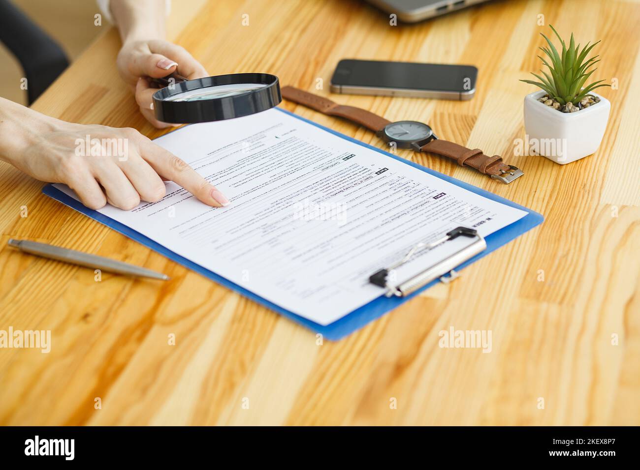 Hand signing teen hi-res stock photography and images - Alamy