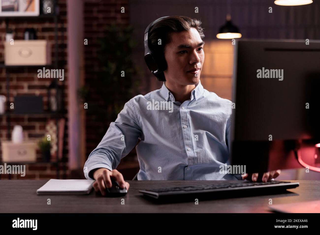 Show your papers hi-res stock photography and images - Alamy