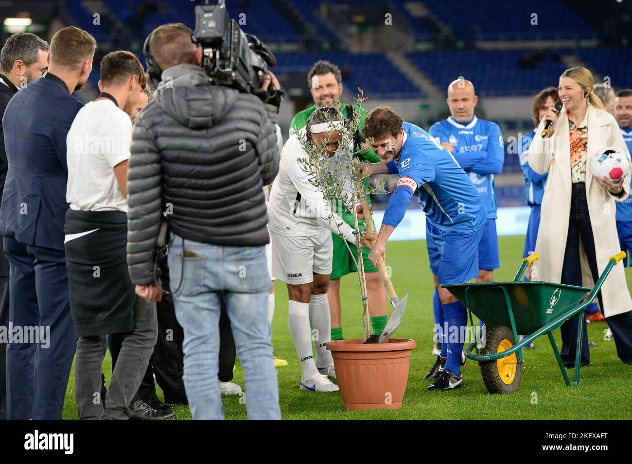Olimpico Stadium, italy, 14 November 2022 Ronaldinho e Ciro Ferrara ...