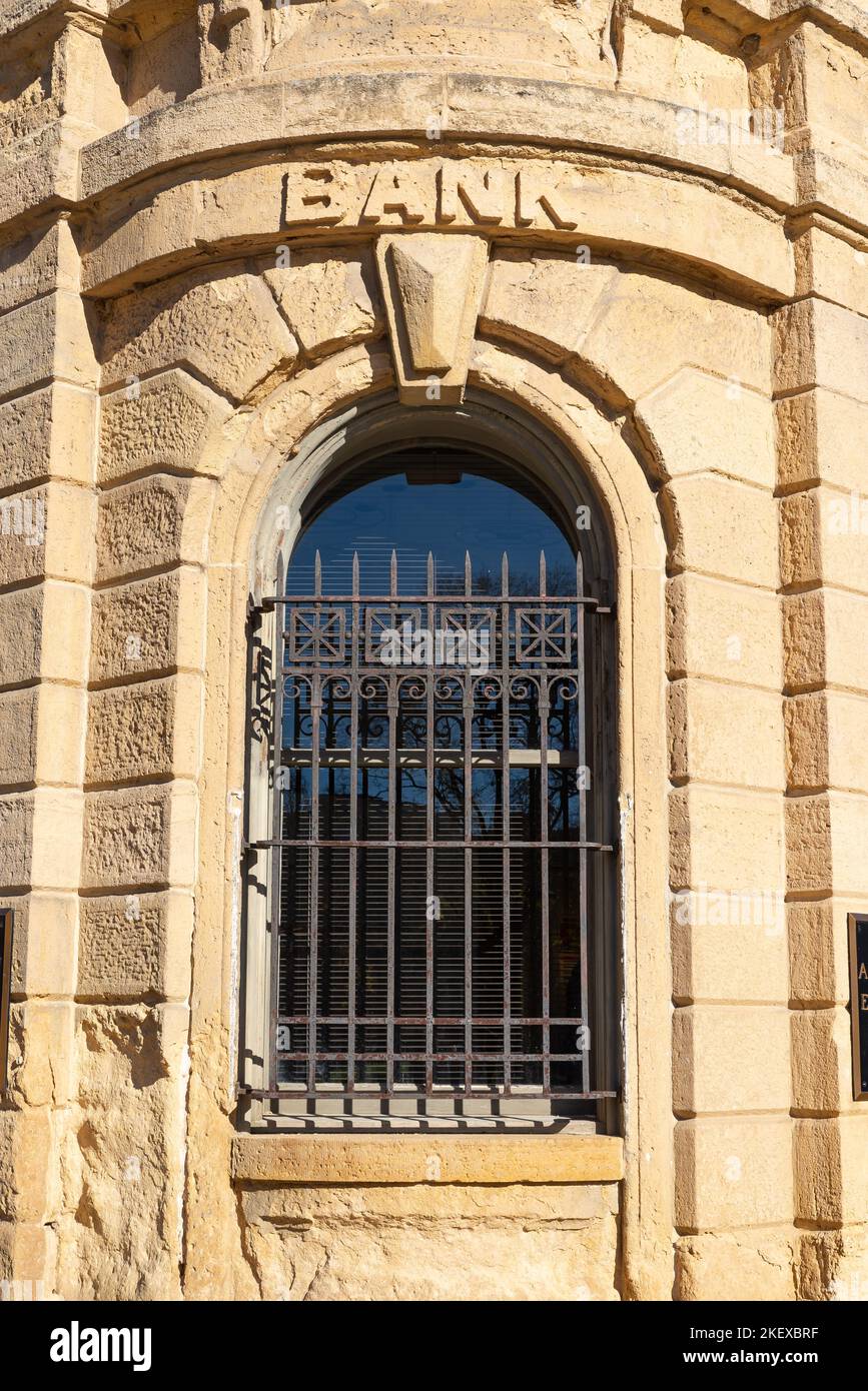 Old fashioned bank hi-res stock photography and images - Alamy