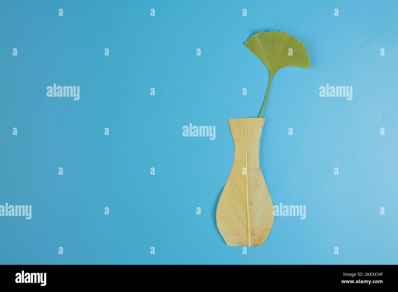 DIY autumn craft for kids, how to make an vase foliage, homemade ...