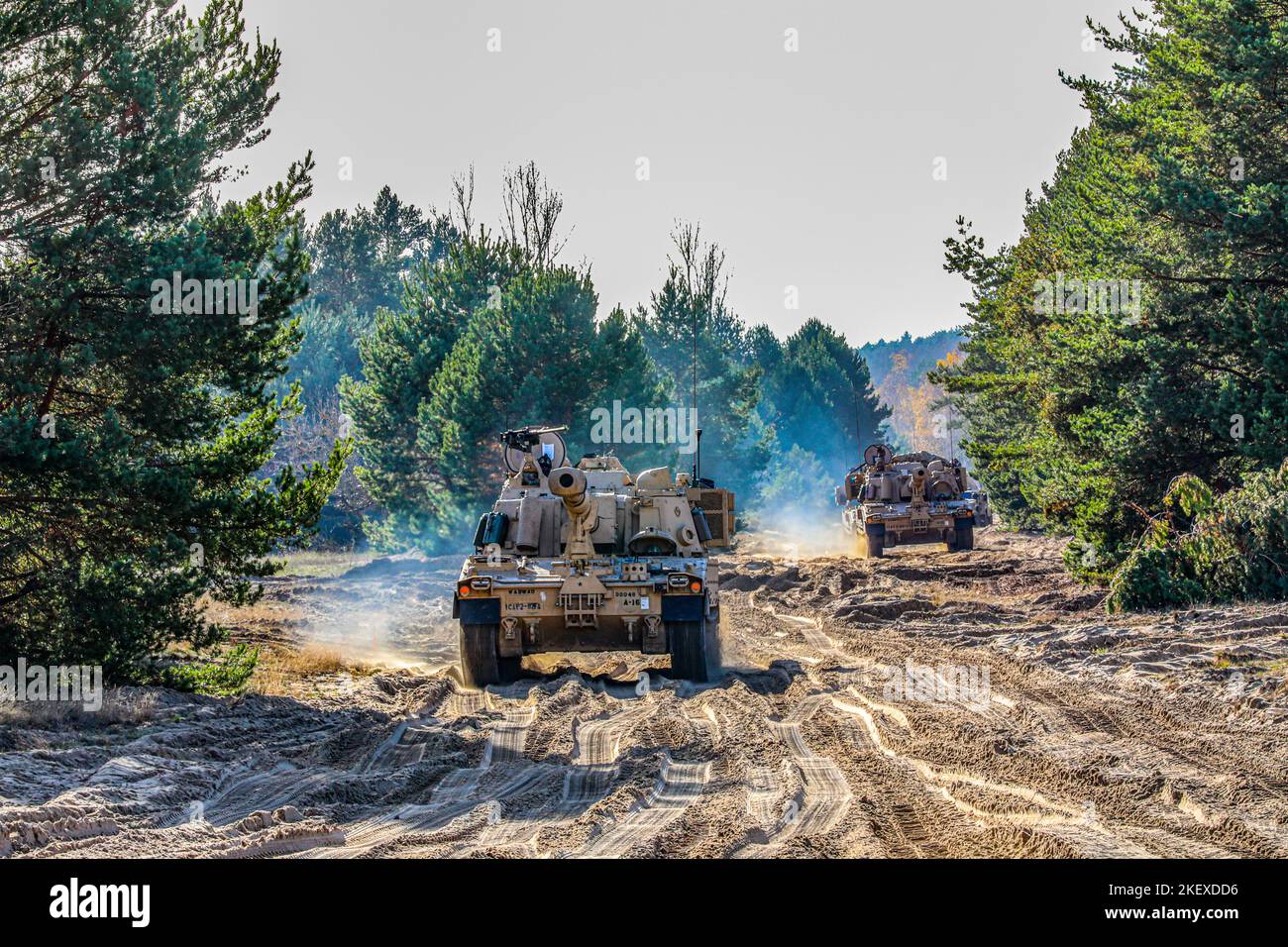 U.S. Soldiers assigned to 2nd Platoon, Bull Battery, 2nd Battalion ...