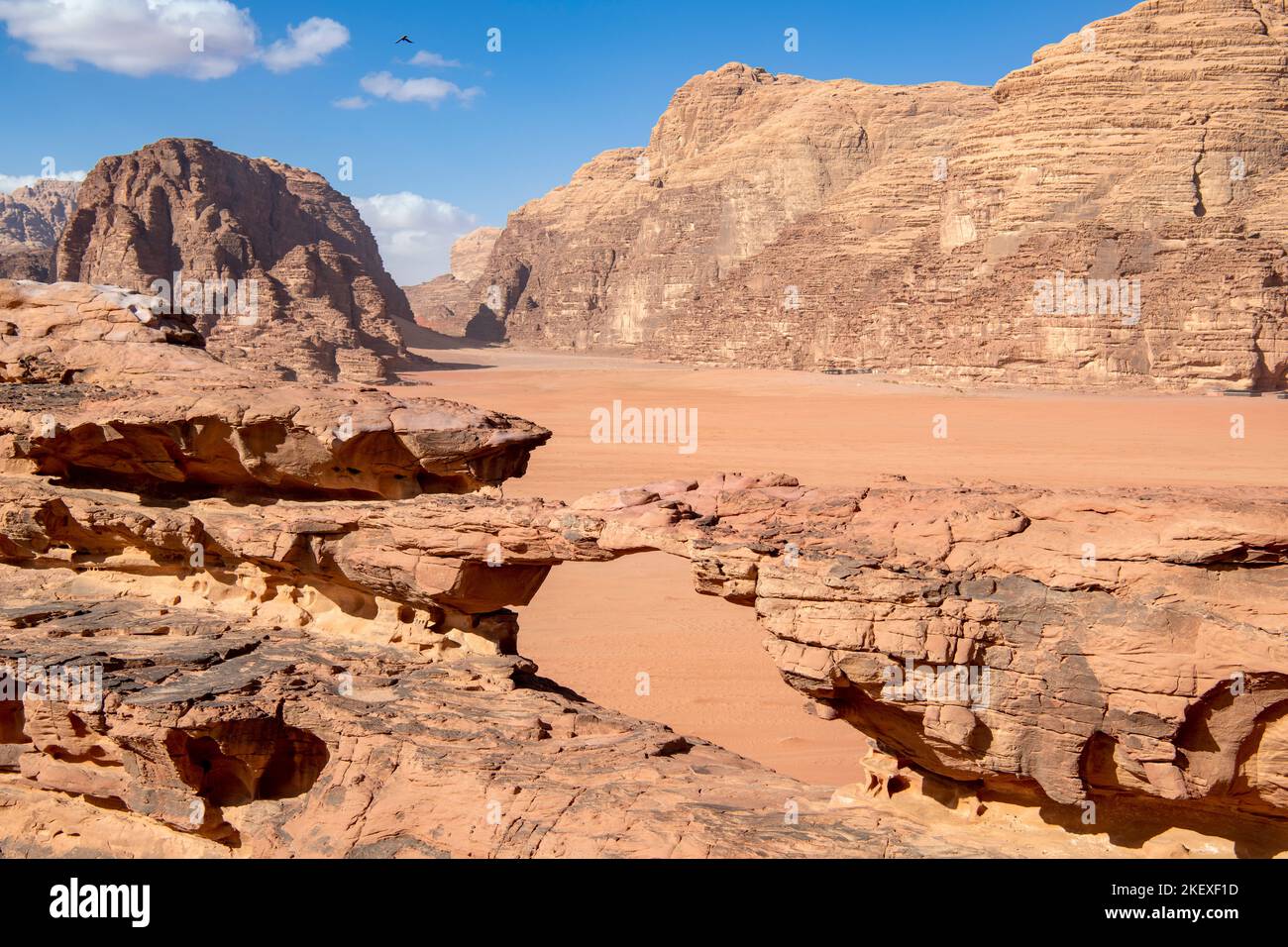 Rock bridge Wadi Rum Jordan 1 Stock Photo - Alamy