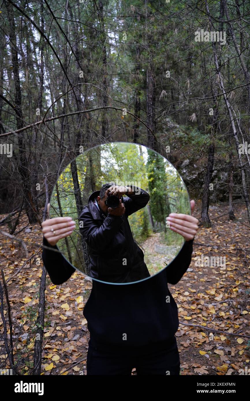 Female photographer shoot hi-res stock photography and images - Alamy