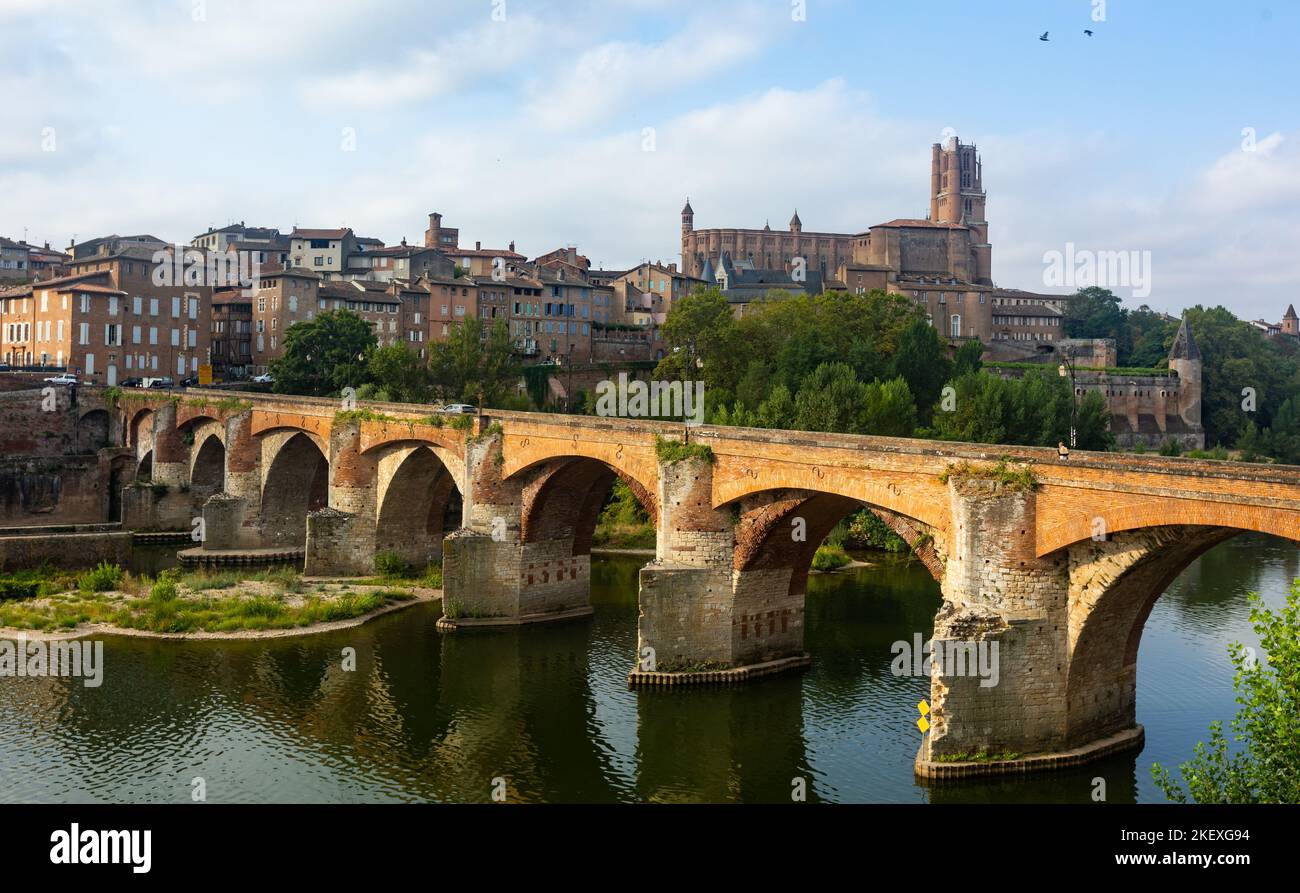 Albi skyline hi-res stock photography and images - Alamy