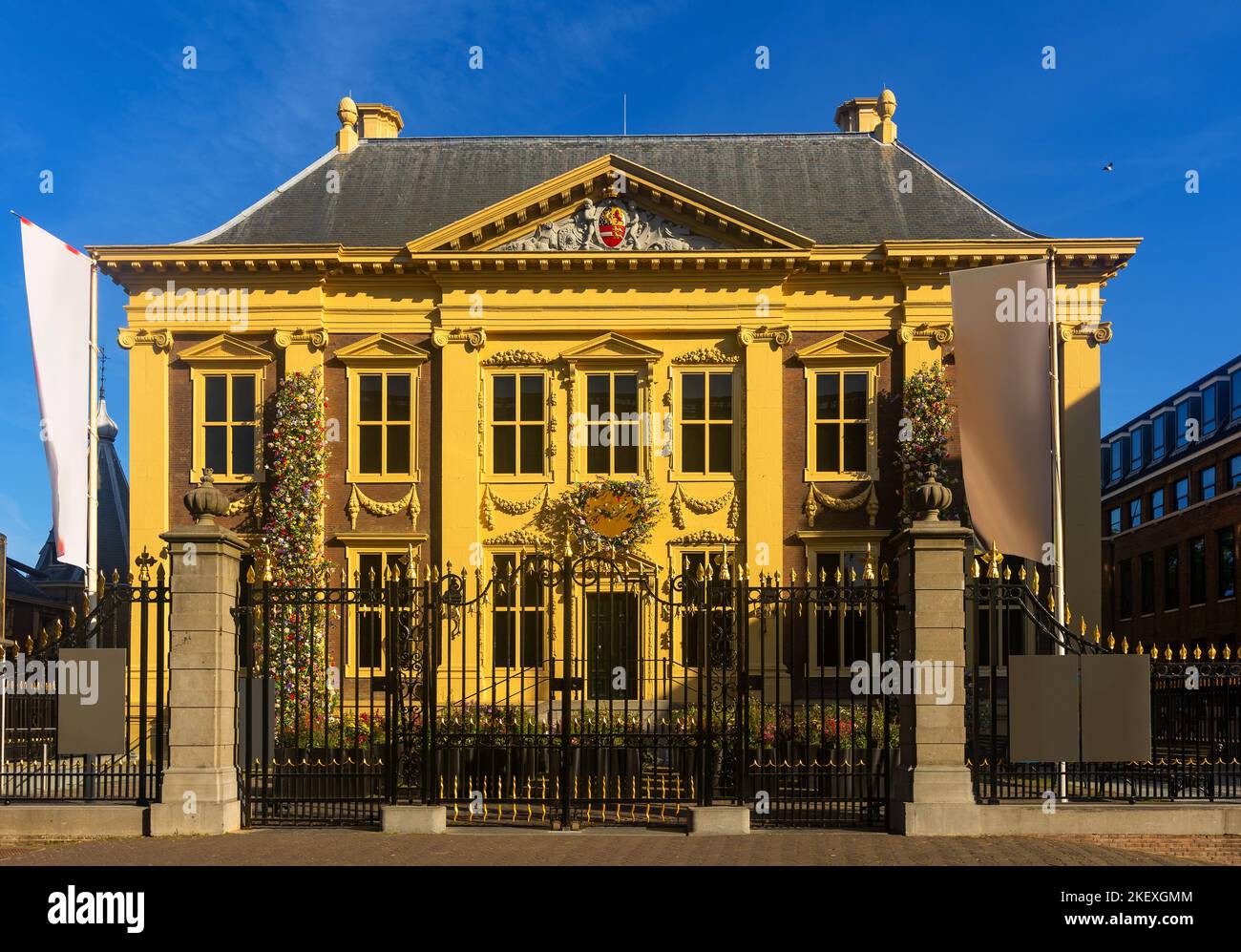 Mauritshuis art museum from outside Stock Photo - Alamy